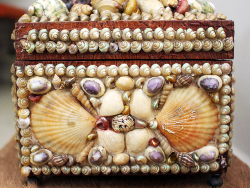 A Napoleon III Shell Covered Jewellery Box – Streett Marburg